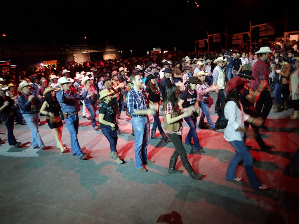 Cuánto se tarda en aprender a bailar - Aprende Country Line Dance